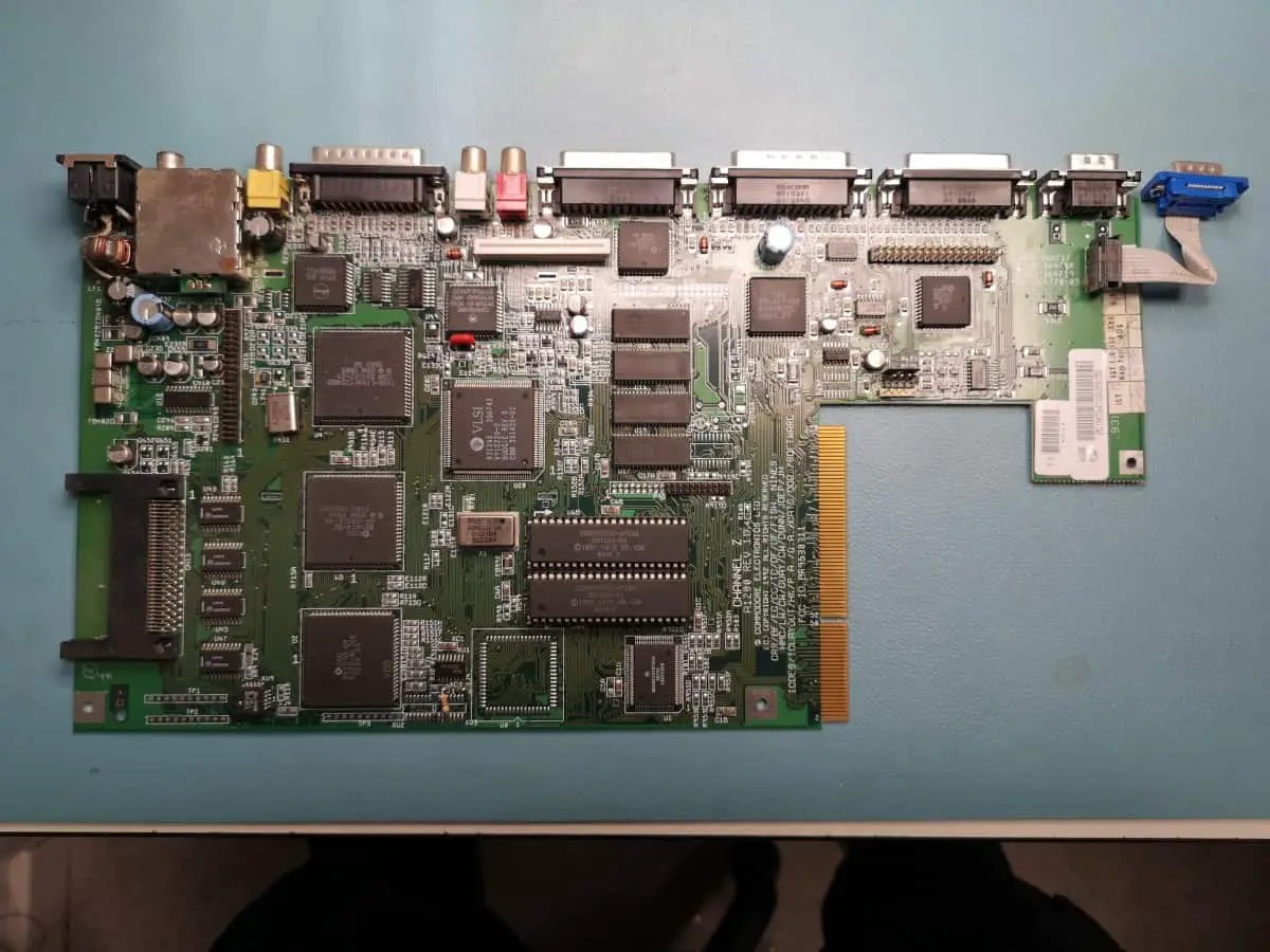 A Guide to Amiga 1200 Disassembly – retrotechlab.com