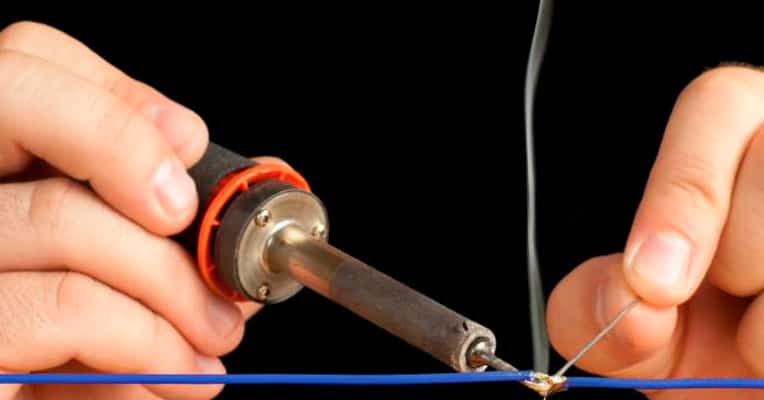 How to use a Soldering Iron for Wires – retrotechlab.com